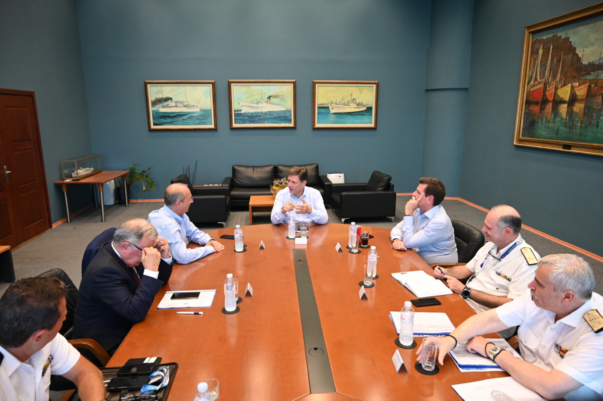 Συνάντηση των τριών συναρμόδιων Υπουργών για το Μεταναστευτικό μαζί με ...