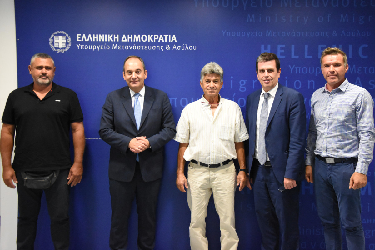 Συνάντηση Υπουργού Μετανάστευσης και Ασύλου Δημήτρη Καιρίδη με Αγροτικό ...