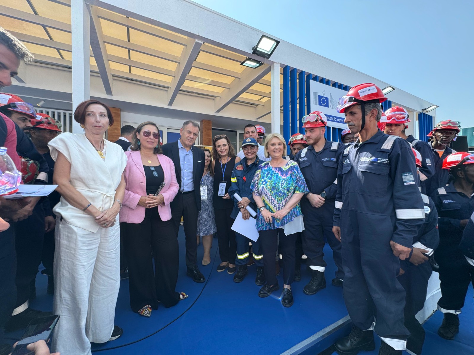 Ν. Παναγιωτόπουλος και Σ. Βούλτεψη στα εγκαίνια του περιπτέρου ...
